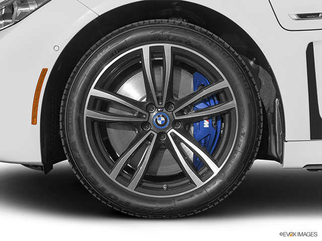 2025 BMW 7 Series: Price, Review, Photos and Specs (Canada) | Driving.ca