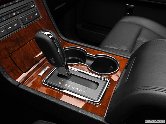 2011 Lincoln Navigator Ultimate: Price, Review, Photos (Canada) | Driving