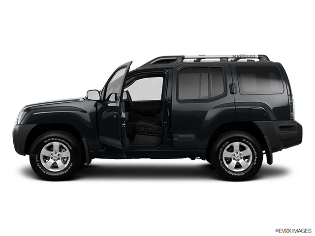2011 Nissan Xterra S 4WD 6MT: Price, Review, Photos (Canada) | Driving