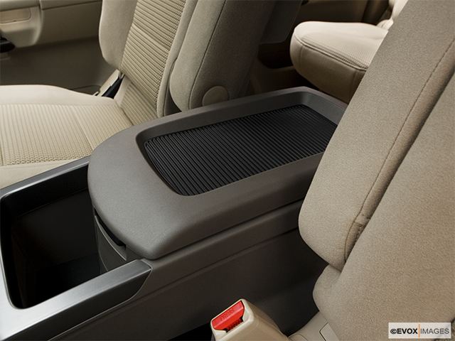 2010 Nissan Armada Platinum Edition 4WD 5AT: Price, Review, Photos ...