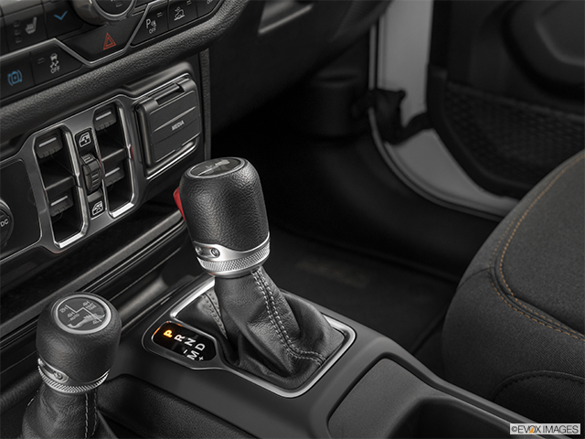 2025 Jeep Wrangler 4xe: Price, Review, Photos and Specs (Canada ...