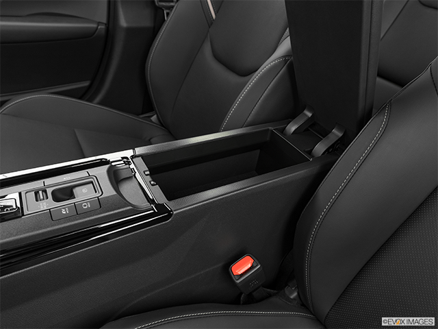 Toyota Prius 2025: prix, avis d’experts, photos et spécifications ...