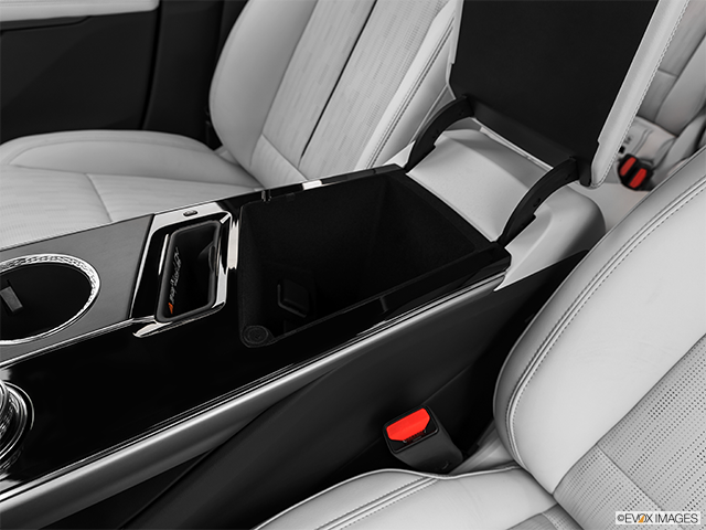 2024 Cadillac LYRIQ: Price, Review, Photos and Specs (Canada) | Driving.ca