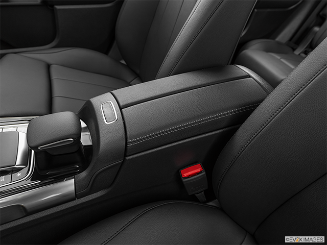 2025 Mercedes-Benz GLB: Price, Review, Photos and Specs (Canada ...