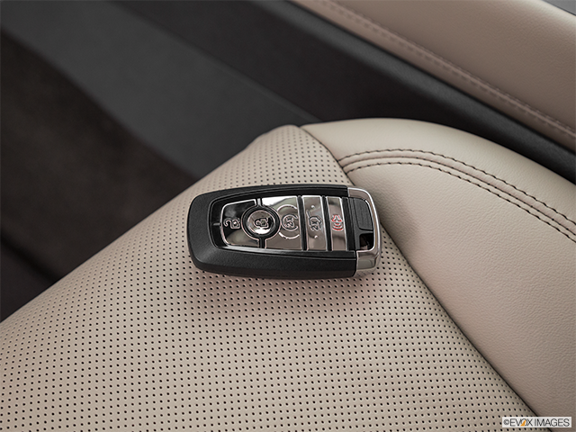 2025 Lincoln Corsair: Reviews, Price, Specs, Photos and Trims | Driving.ca