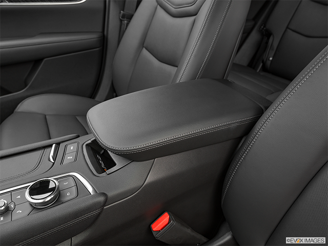 Cadillac XT6 2024: Essais routiers, prix, spécifications, photos et ...