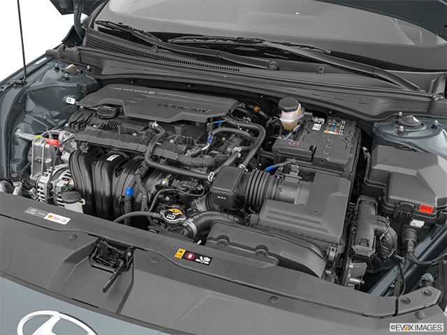 Hyundai Elantra 2025: prix, avis d’experts, photos et spécifications (Canada) | Driving.ca