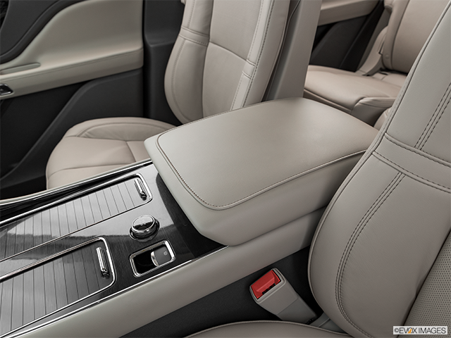 2025 Lincoln Aviator: Reviews, Price, Specs, Photos and Trims | Driving.ca