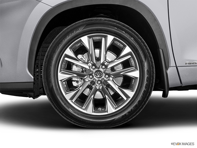 2025 Toyota Highlander Hybrid: Price, Review, Photos and Specs (Canada ...