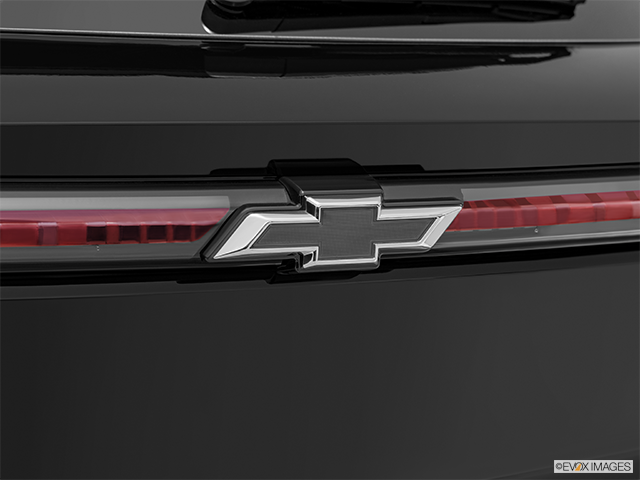 2025 Chevrolet Equinox EV: Price, Review, Photos and Specs (Canada ...