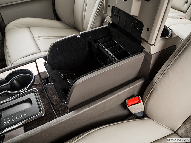 2015 Lincoln Navigator: Price, Review, Photos (Canada) | Driving