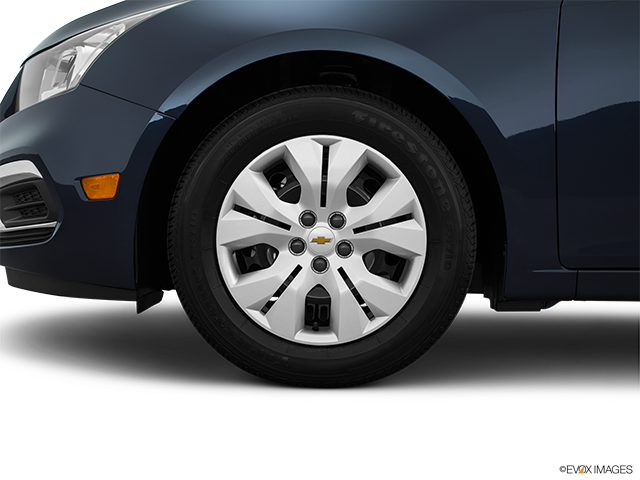 2015 Chevrolet Cruze: Price, Review, Photos and Specs - Read This Before You Buy