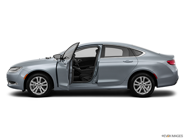 2015 Chrysler 200: Reviews, Price, Specs, Photos and Trims | Driving.ca