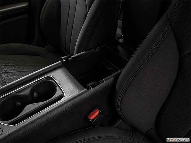 2015 Chrysler 200: Reviews, Price, Specs, Photos and Trims | Driving.ca