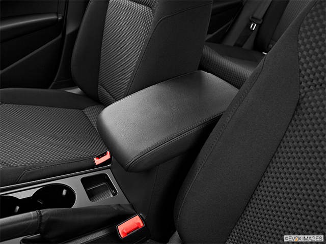 2014 Volkswagen Passat 1.8 TSI Trendline 5MT: Price, Review, Photos ...