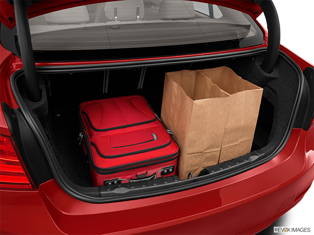 2013 BMW 3 Series 320i Sedan: Price, Review, Photos (Canada) | Driving